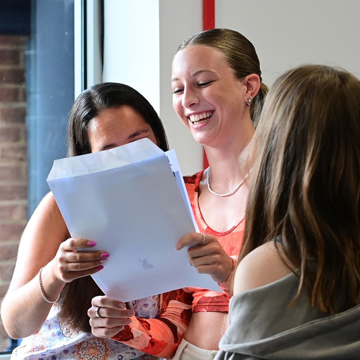 Eckington School - Eckington School students celebrate GCSE success