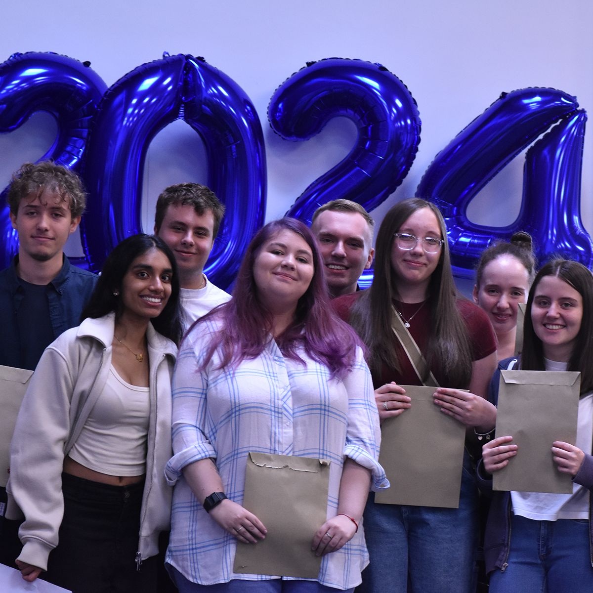 Eckington School - Eckington School Sixth Formers celebrate A-level results